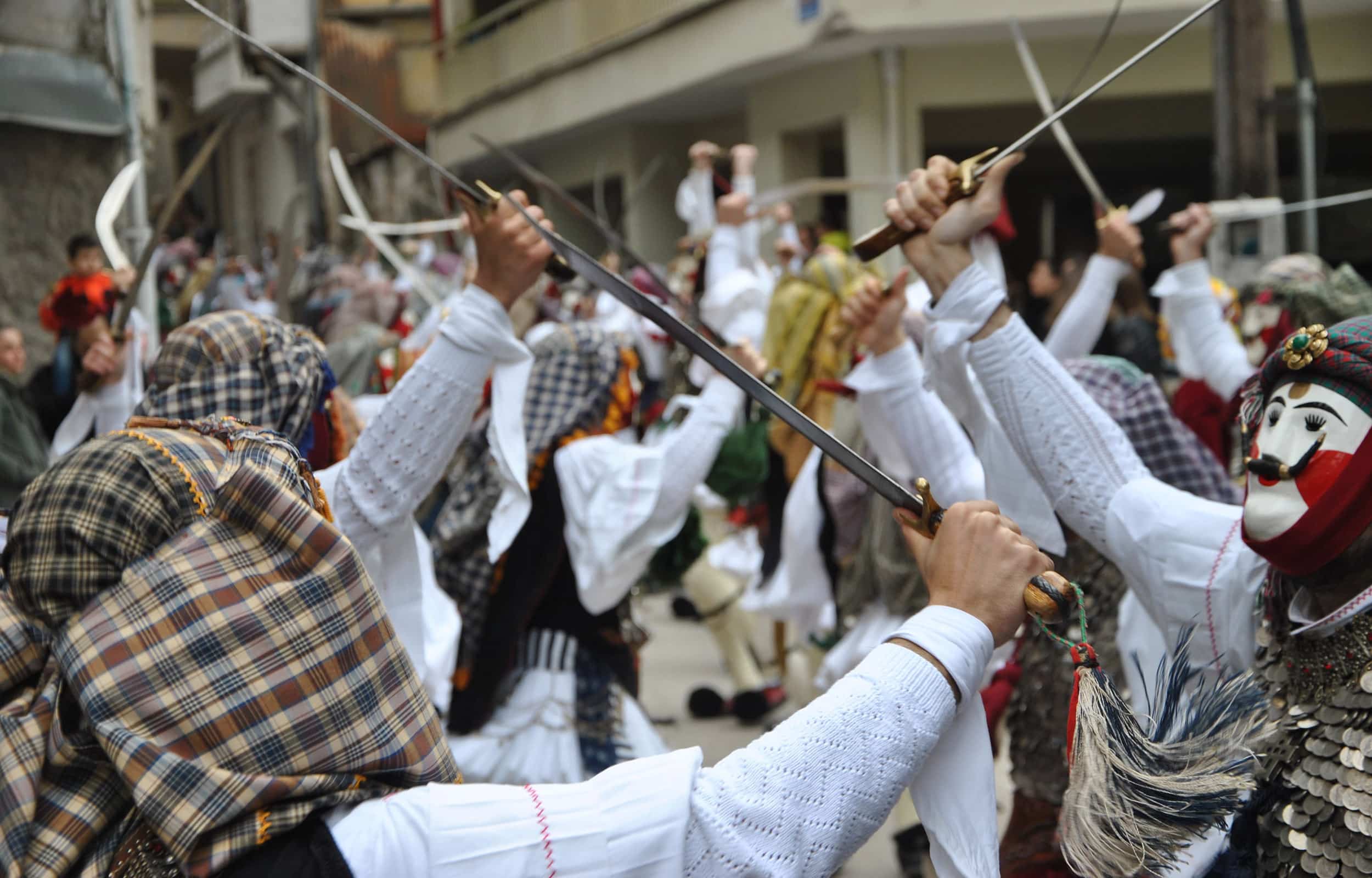 «Γενίτσαροι και Μπούλες» της Νάουσας - Άυλη Πολιτιστική Κληρονομιά της ...