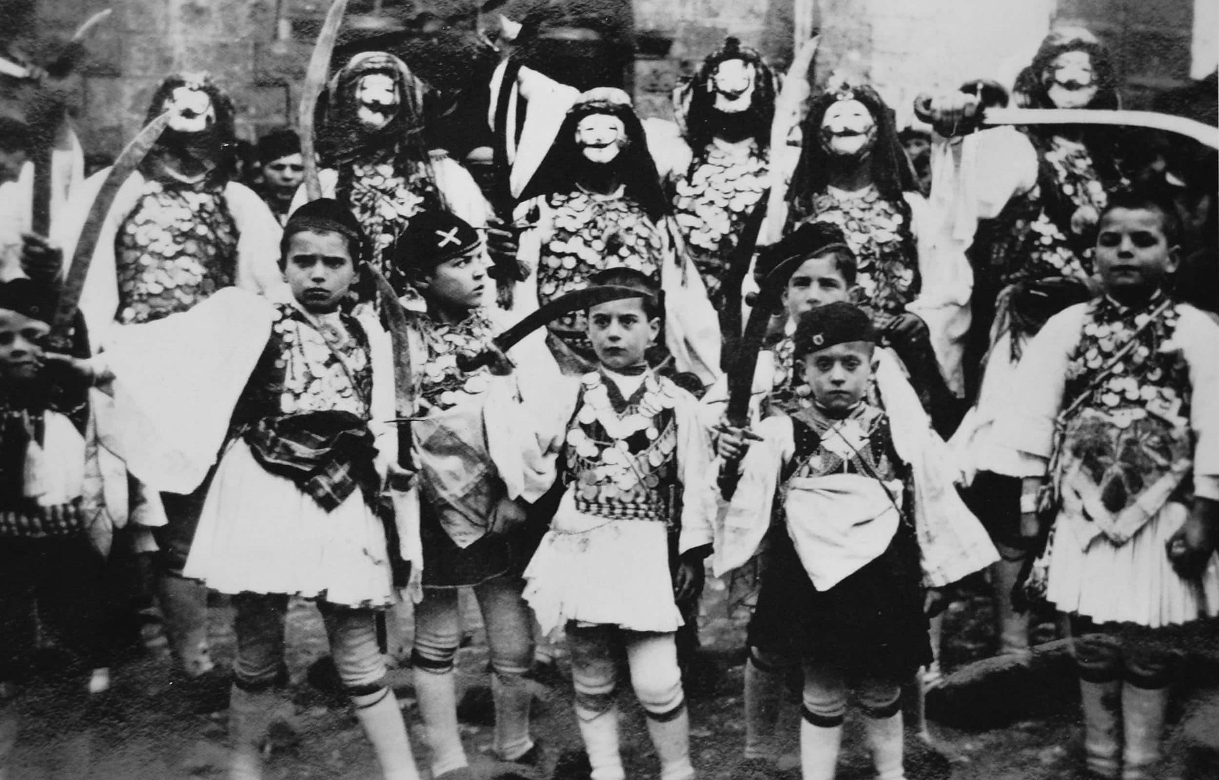 «Γενίτσαροι και Μπούλες» της Νάουσας - Άυλη Πολιτιστική Κληρονομιά της ...