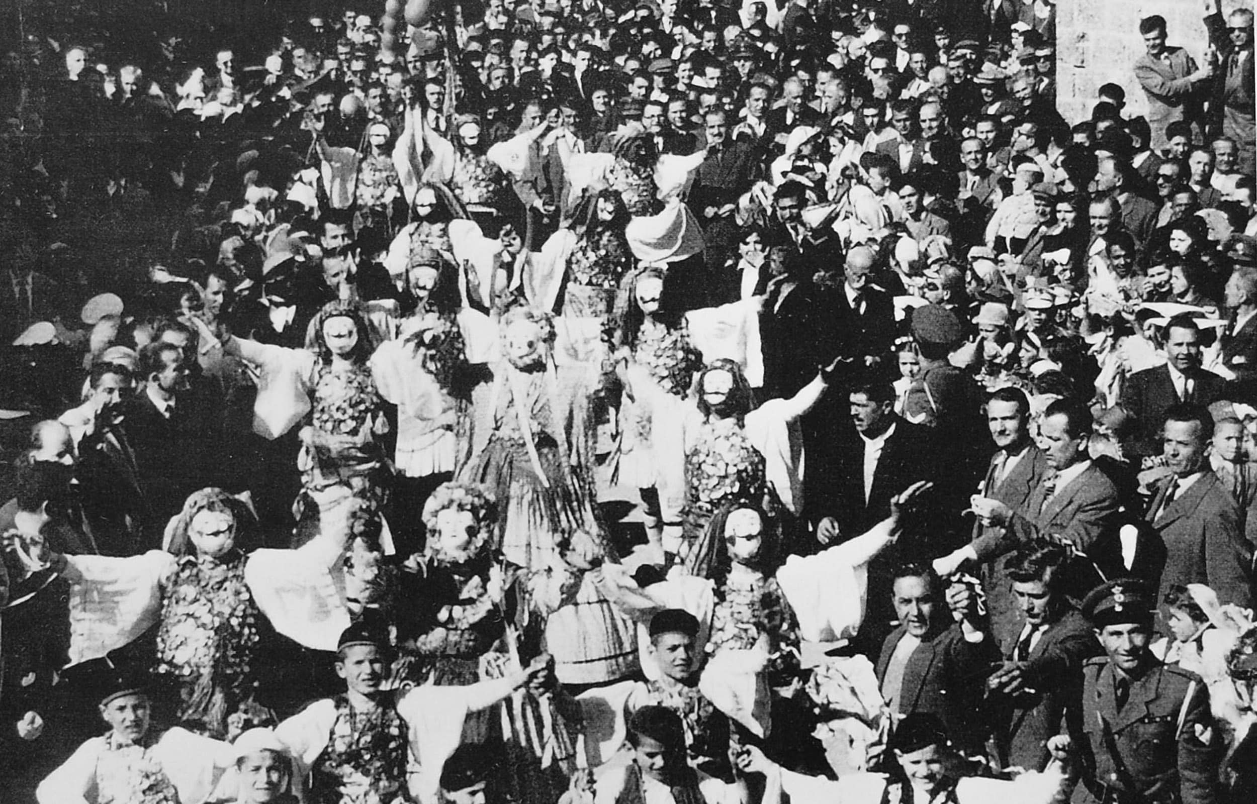 «Γενίτσαροι και Μπούλες» της Νάουσας - Άυλη Πολιτιστική Κληρονομιά της ...