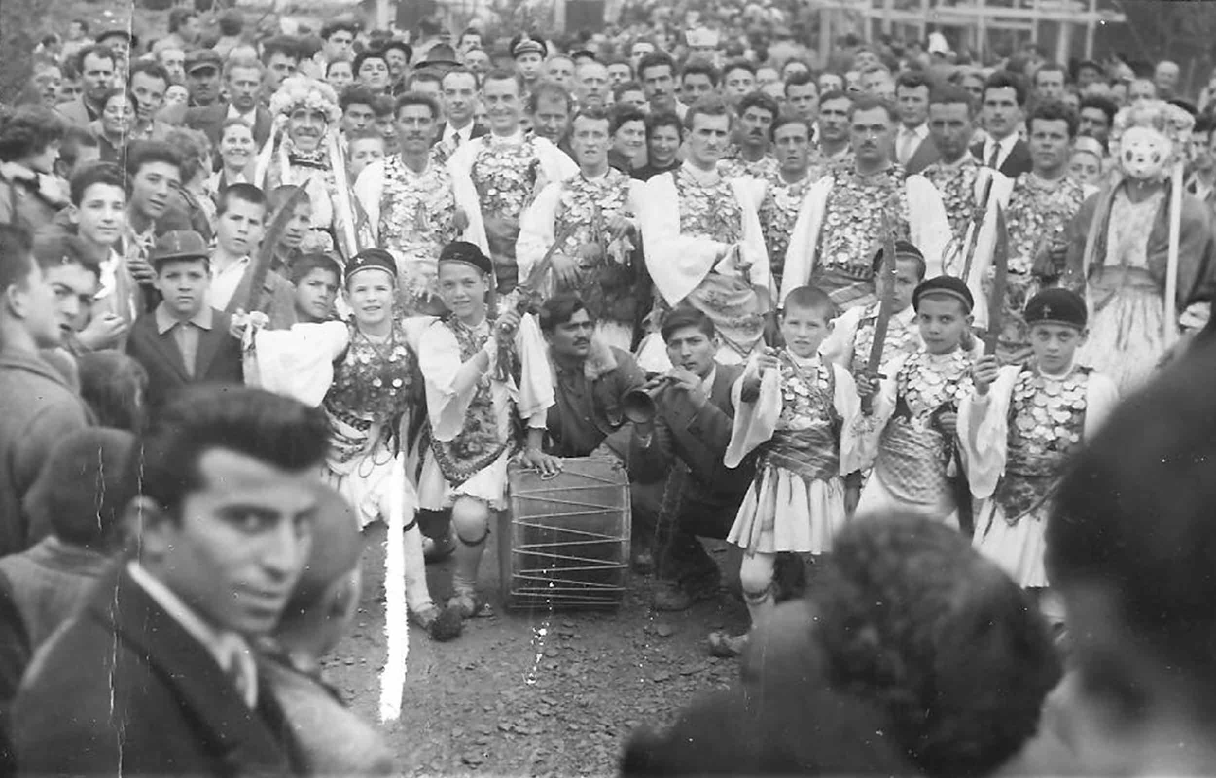 «Γενίτσαροι και Μπούλες» της Νάουσας - Άυλη Πολιτιστική Κληρονομιά της ...